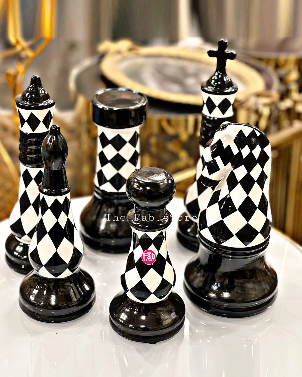 Checkered chess pieces set – The Fab Store