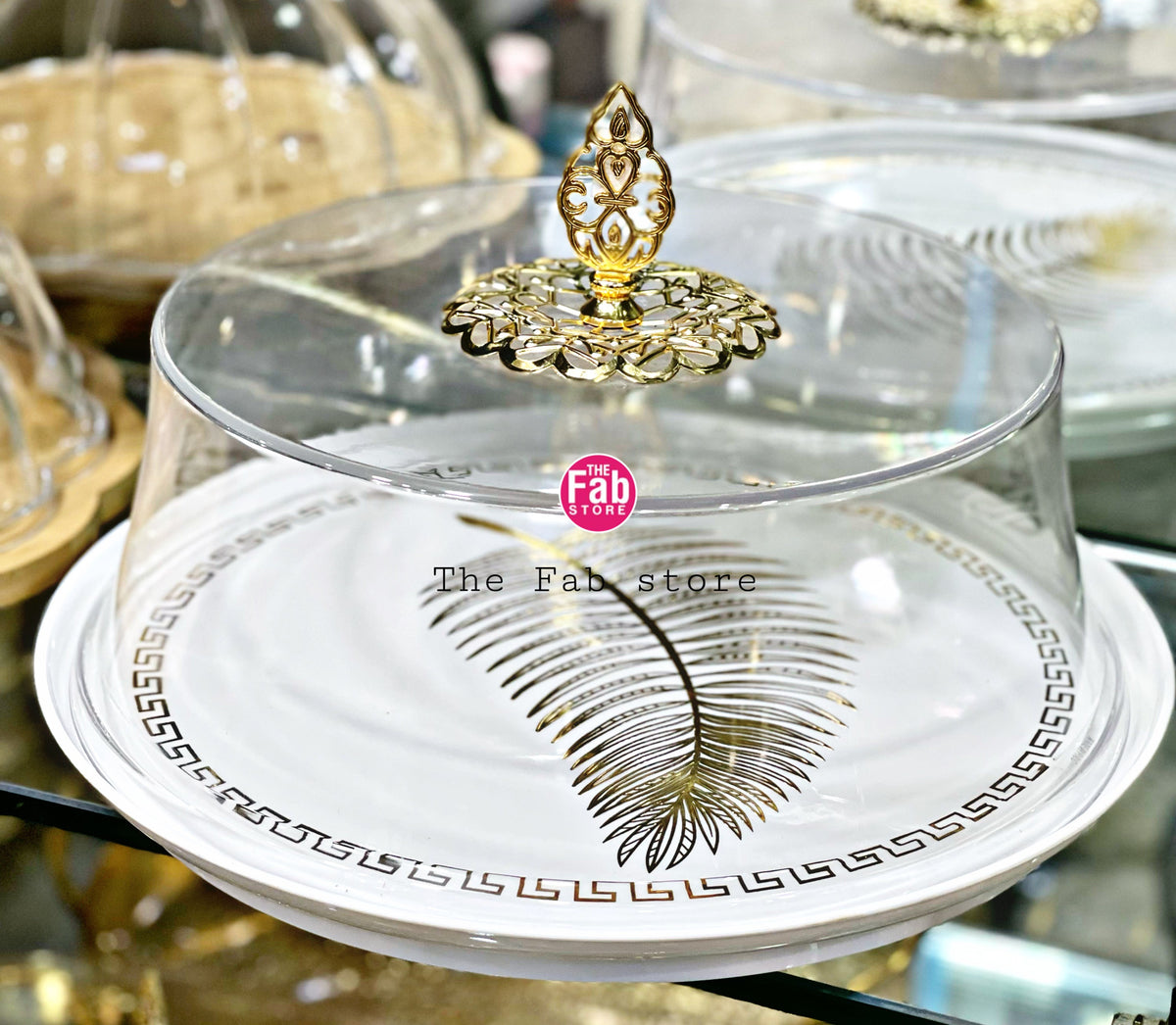 Acrylic cake dish – The Fab Store