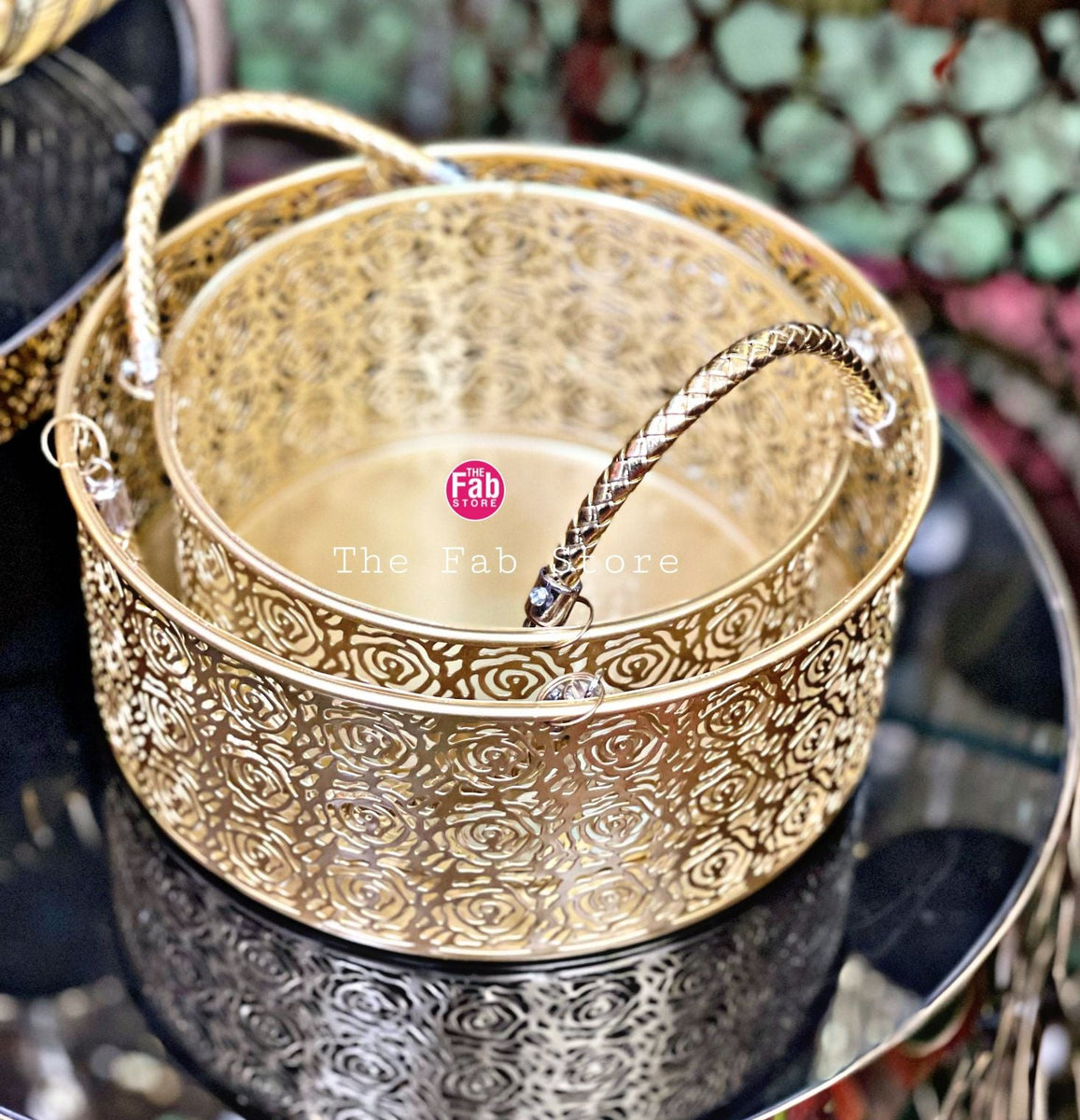 Round Gold plated fruit basket – The Fab Store